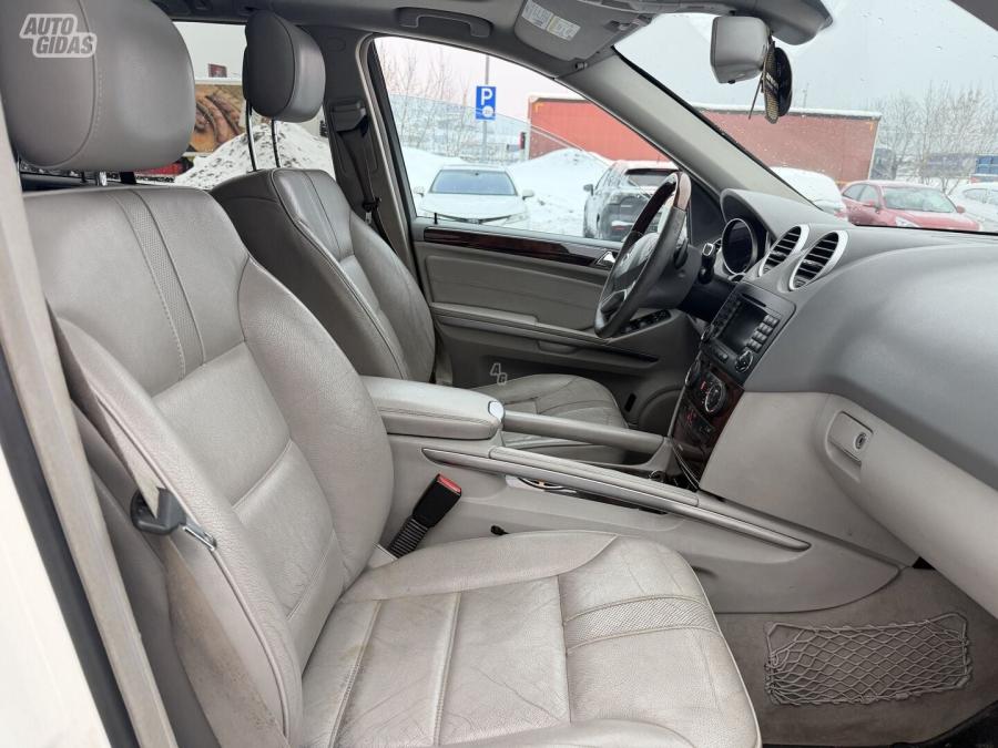 White Mercedes-Benz ML 350 2009 in Vilnius, with an engine capacity of 3.50 L and mileage of 389 thousand km for 5999 €, photo 15 on AUTOMOTO.COM.LV