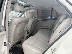 White Mercedes-Benz ML 350 2009 in Vilnius, with an engine capacity of 3.50 L and mileage of 389 thousand km for 5999 €, photo 22 on AUTOMOTO.COM.LV