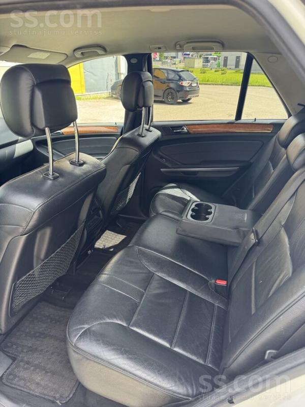 Balts Mercedes-Benz ML 350 2009 Rēzekne, ar dzinēja tilpumu 3.00 L un nobraukumu 375 tūkst. km par 5500 €, foto 6 vietnē AUTOMOTO.COM.LV