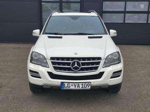White Mercedes-Benz ML 350 2010 in Jonava, with an engine capacity of 3.00 L and mileage of 309 thousand km for 9499 €, photo  on AUTOMOTO.COM.LV