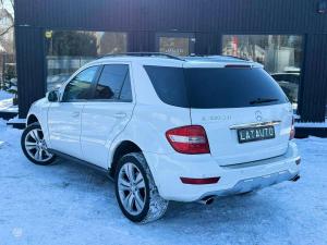 White Mercedes-Benz ML 350 2010 in Riga, with an engine capacity of 0.00 L and mileage of 261 thousand km for 8995 €, photo 9 on AUTOMOTO.COM.LV