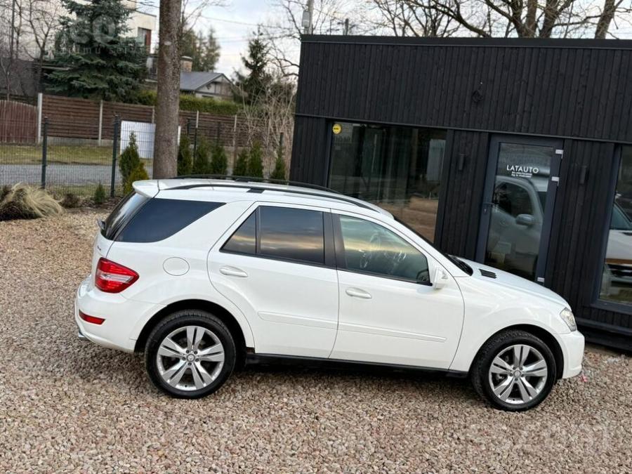 Balts Mercedes-Benz ML 350 2010 Rīga, ar dzinēja tilpumu 3.00 L un nobraukumu 262 tūkst. km par 7995 €, foto 5 vietnē AUTOMOTO.COM.LV