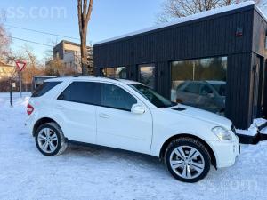 Белый Мерседес МЛ 350 2010 в Рига, объемом двигателя 3.00 л и пробегом 262 тыс. км за 8995 €, фото 4 на AUTOMOTO.COM.LV