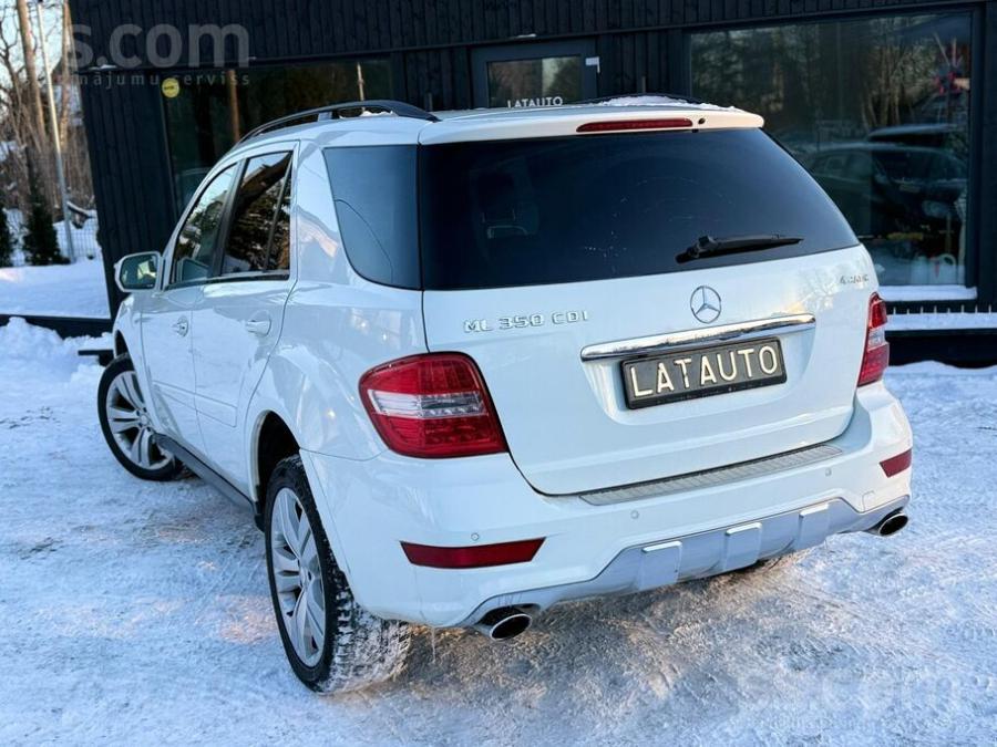 Белый Мерседес МЛ 350 2010 в Рига, объемом двигателя 3.00 л и пробегом 262 тыс. км за 8995 €, фото 9 на AUTOMOTO.COM.LV