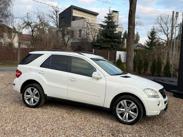 Balts Mercedes-Benz ML 350 2010 Rīga, ar dzinēja tilpumu 0.00 L un nobraukumu 262 tūkst. km par 7750 €, foto 5 vietnē AUTOMOTO.COM.LV