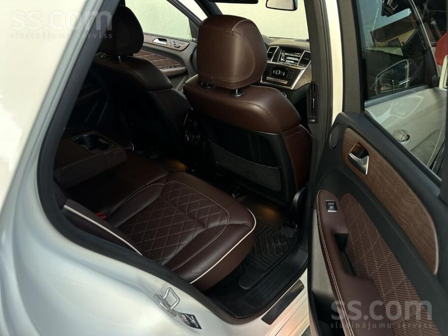 Balts Mercedes-Benz ML 350 2011 Rīga, ar dzinēja tilpumu 3.00 L un nobraukumu 245 tūkst. km par 17750 €, foto 9 vietnē AUTOMOTO.COM.LV