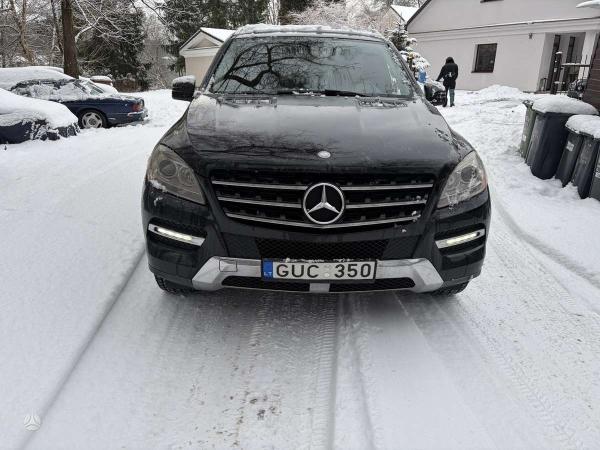White Mercedes-Benz ML 350 2011 in Vilnius, with an engine capacity of 3.50 L and mileage of 180 thousand km for 9800 €, photo 1 on AUTOMOTO.COM.LV