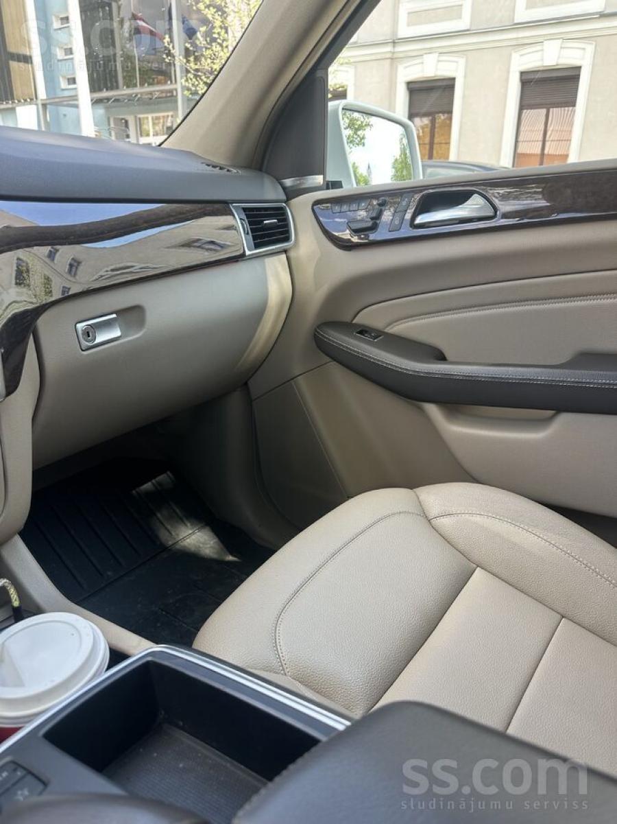 Balts Mercedes-Benz ML 350 2011 Daugavpils, ar dzinēja tilpumu 3.00 L un nobraukumu 227 tūkst. km par 15900 €, foto 8 vietnē AUTOMOTO.COM.LV