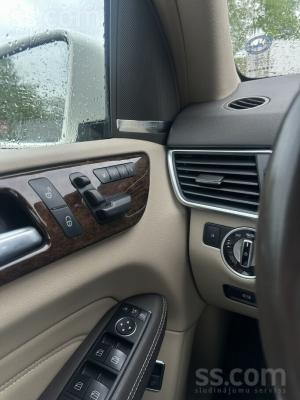 Balts Mercedes-Benz ML 350 2011 Daugavpils, ar dzinēja tilpumu 3.00 L un nobraukumu 227 tūkst. km par 15900 €, foto 9 vietnē AUTOMOTO.COM.LV