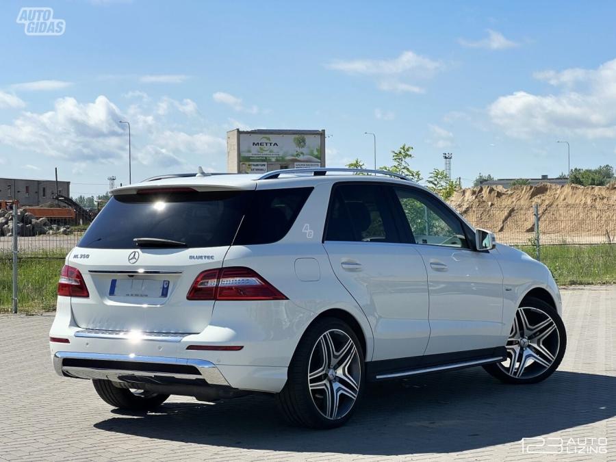 White Mercedes-Benz ML 350 2011 in Taurage, with an engine capacity of 3.00 L and mileage of 351 thousand km for 11700 €, photo 10 on AUTOMOTO.COM.LV