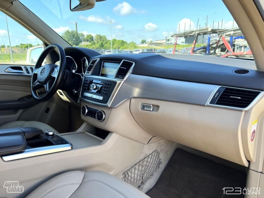 White Mercedes-Benz ML 350 2011 in Taurage, with an engine capacity of 3.00 L and mileage of 351 thousand km for 11700 €, photo 15 on AUTOMOTO.COM.LV