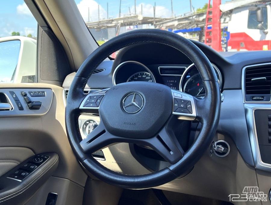White Mercedes-Benz ML 350 2011 in Taurage, with an engine capacity of 3.00 L and mileage of 351 thousand km for 11700 €, photo 18 on AUTOMOTO.COM.LV