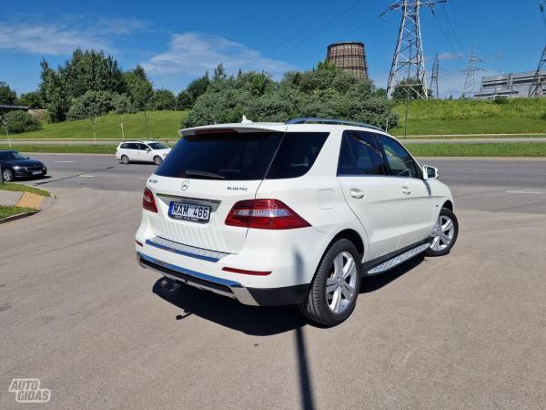 White Mercedes-Benz ML 350 2011 in Kaunas, with an engine capacity of 3.00 L and mileage of 338 thousand km for 10999 €, photo 7 on AUTOMOTO.COM.LV