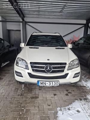 Balts Mercedes-Benz ML 350 2011 Valka, ar dzinēja tilpumu 3.00 L un nobraukumu 386 tūkst. km par 10000 €, foto  vietnē AUTOMOTO.COM.LV
