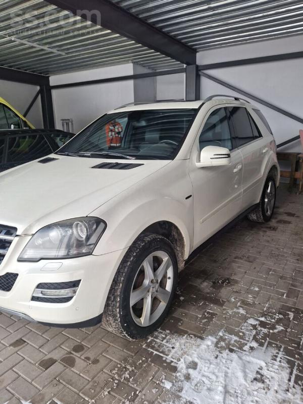 Balts Mercedes-Benz ML 350 2011 Valka, ar dzinēja tilpumu 3.00 L un nobraukumu 386 tūkst. km par 10000 €, foto 2 vietnē AUTOMOTO.COM.LV