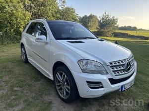 Balts Mercedes-Benz ML 350 2011 Ventspils, ar dzinēja tilpumu 3.00 L un nobraukumu 275 tūkst. km par 6800 €, foto 13 vietnē AUTOMOTO.COM.LV