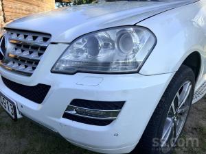 Balts Mercedes-Benz ML 350 2011 Ventspils, ar dzinēja tilpumu 3.00 L un nobraukumu 275 tūkst. km par 6800 €, foto 15 vietnē AUTOMOTO.COM.LV
