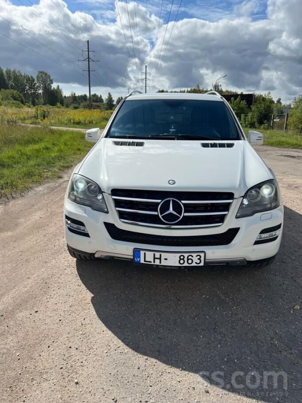 Balts Mercedes-Benz ML 350 2011 Daugavpils, ar dzinēja tilpumu 3.00 L un nobraukumu 351 tūkst. km par 8350 €, foto 1 vietnē AUTOMOTO.COM.LV