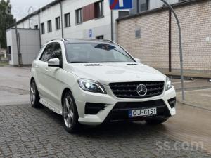 Белый Мерседес МЛ 350 2012 в Даугавпилс, объемом двигателя 3.00 л и пробегом 235 тыс. км за 14650 €, фото  на AUTOMOTO.COM.LV