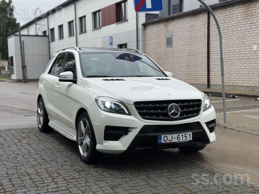 Белый Мерседес МЛ 350 2012 в Даугавпилс, объемом двигателя 3.00 л и пробегом 235 тыс. км за 14650 €, фото 1 на AUTOMOTO.COM.LV