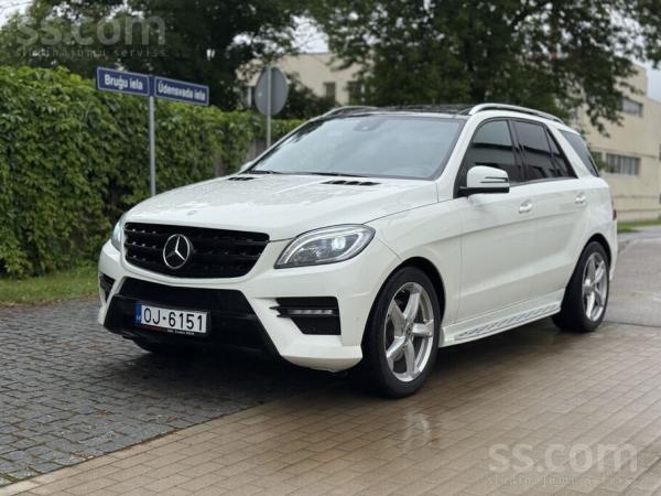 White Mercedes-Benz ML 350 2012 in Daugavpils, with an engine capacity of 3.00 L and mileage of 235 thousand km for 14650 €, photo 3 on AUTOMOTO.COM.LV