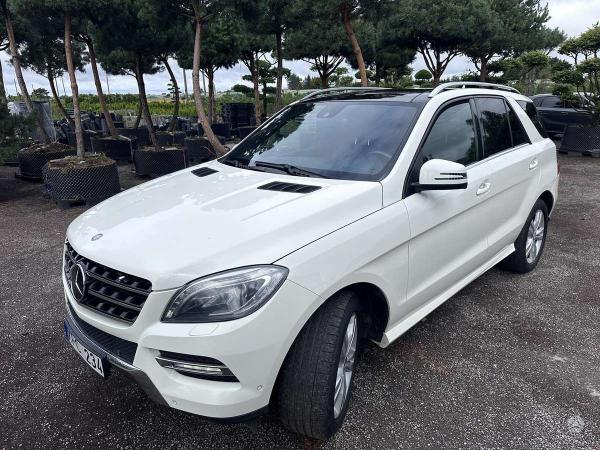 White Mercedes-Benz ML 350 2012 in Kaunas, with an engine capacity of 2.99 L and mileage of 281 thousand km for 14300 €, photo 3 on AUTOMOTO.COM.LV