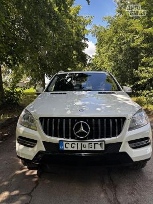 Balts Mercedes-Benz ML 350 2012 Šauļi, ar dzinēja tilpumu 3.50 L un nobraukumu 294 tūkst. km par 12000 €, foto  vietnē AUTOMOTO.COM.LV