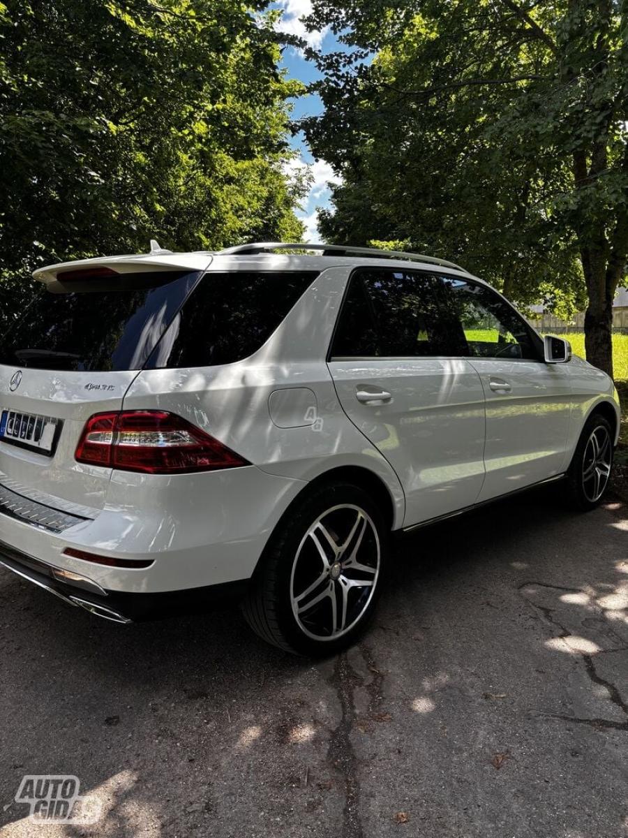 Balts Mercedes-Benz ML 350 2012 Šauļi, ar dzinēja tilpumu 3.50 L un nobraukumu 294 tūkst. km par 10900 €, foto 8 vietnē AUTOMOTO.COM.LV
