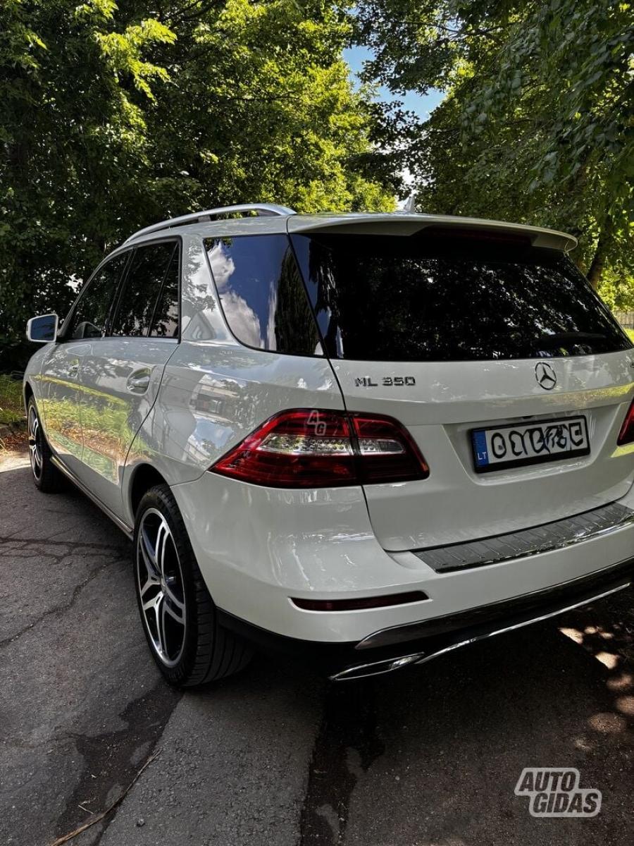 Balts Mercedes-Benz ML 350 2012 Šauļi, ar dzinēja tilpumu 3.50 L un nobraukumu 294 tūkst. km par 10900 €, foto 9 vietnē AUTOMOTO.COM.LV