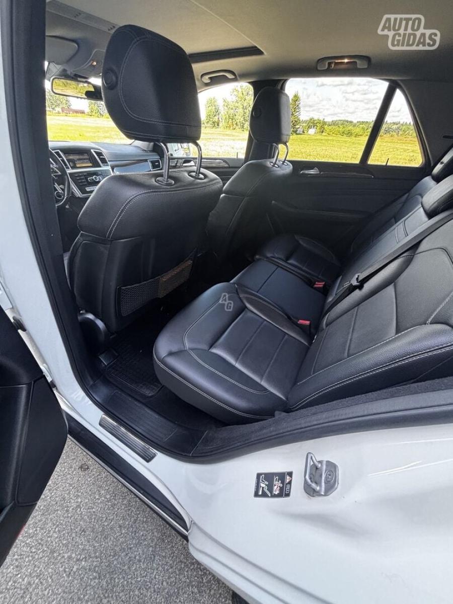 Balts Mercedes-Benz ML 350 2012 Šauļi, ar dzinēja tilpumu 3.50 L un nobraukumu 294 tūkst. km par 10900 €, foto 14 vietnē AUTOMOTO.COM.LV