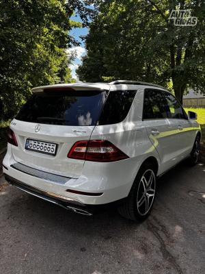 Balts Mercedes-Benz ML 350 2012 Šauļi, ar dzinēja tilpumu 3.50 L un nobraukumu 294 tūkst. km par 10900 €, foto 29 vietnē AUTOMOTO.COM.LV