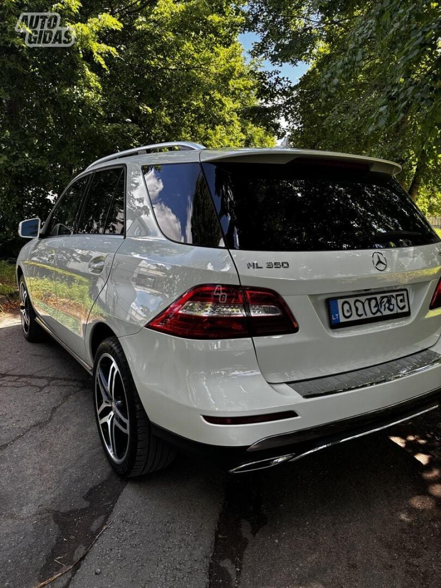 Balts Mercedes-Benz ML 350 2012 Šauļi, ar dzinēja tilpumu 3.50 L un nobraukumu 294 tūkst. km par 10900 €, foto 30 vietnē AUTOMOTO.COM.LV