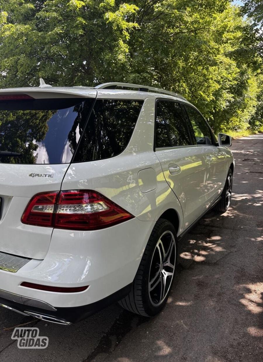 Balts Mercedes-Benz ML 350 2012 Šauļi, ar dzinēja tilpumu 3.50 L un nobraukumu 294 tūkst. km par 10900 €, foto 31 vietnē AUTOMOTO.COM.LV