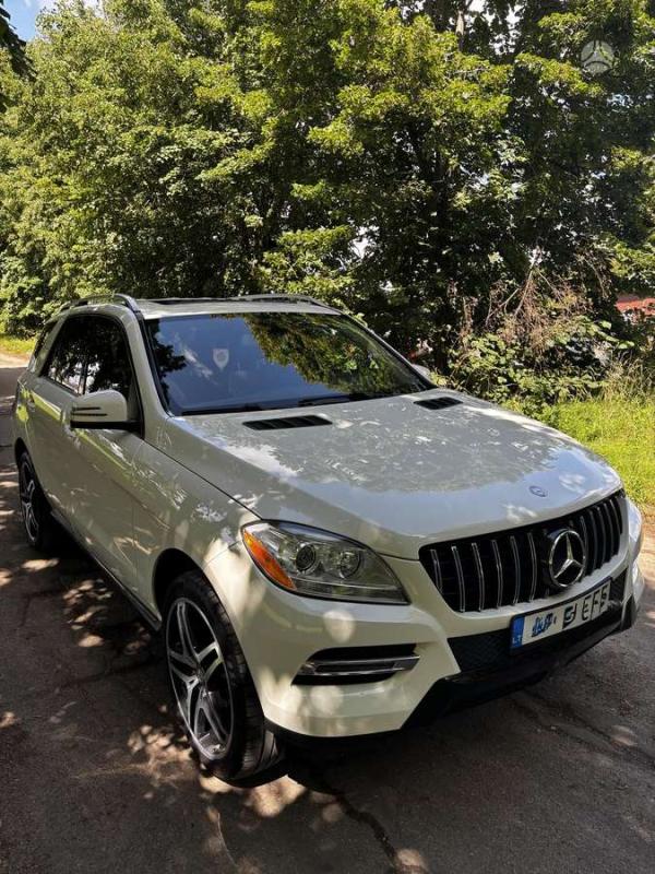 White Mercedes-Benz ML 350 2012 in Siauliai, with an engine capacity of 3.50 L and mileage of 294 thousand km for 11500 €, photo 10 on AUTOMOTO.COM.LV