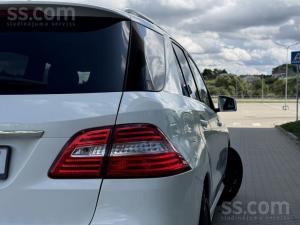Balts Mercedes-Benz ML 350 2012 Rēzekne, ar dzinēja tilpumu 3.00 L un nobraukumu 267 tūkst. km par 14990 €, foto 9 vietnē AUTOMOTO.COM.LV