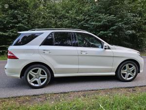 White Mercedes-Benz ML 350 2012 in Kaunas, with an engine capacity of 2.99 L and mileage of 180 thousand km for 15499 €, photo 7 on AUTOMOTO.COM.LV