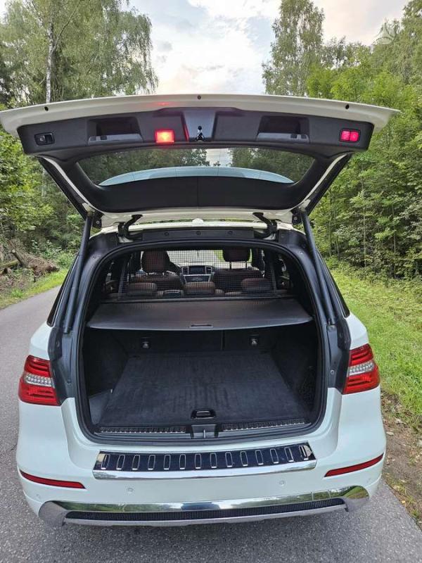 White Mercedes-Benz ML 350 2012 in Kaunas, with an engine capacity of 2.99 L and mileage of 180 thousand km for 15499 €, photo 10 on AUTOMOTO.COM.LV
