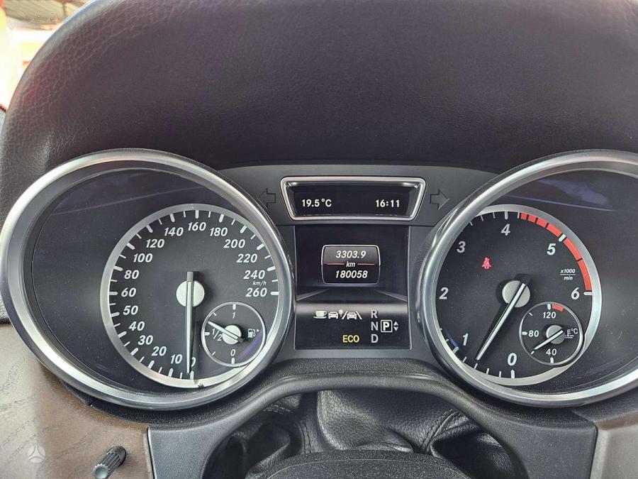 White Mercedes-Benz ML 350 2012 in Kaunas, with an engine capacity of 2.99 L and mileage of 180 thousand km for 15499 €, photo 15 on AUTOMOTO.COM.LV