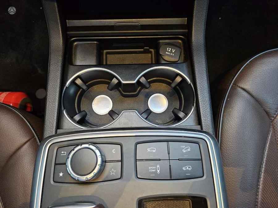 White Mercedes-Benz ML 350 2012 in Kaunas, with an engine capacity of 2.99 L and mileage of 180 thousand km for 15499 €, photo 17 on AUTOMOTO.COM.LV