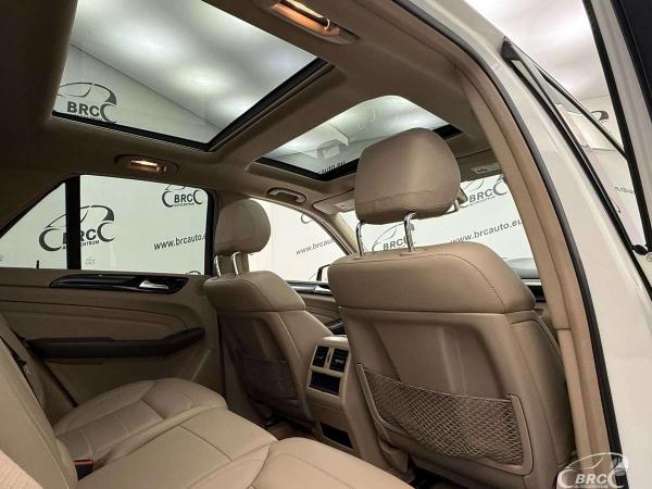 Мерседес МЛ 350 2012 в Вильнюс на AUTOMOTO.COM.LV Белый Мерседес МЛ 350 2012 в Вильнюс, объемом двигателя 3.50 л и пробегом 250 тыс. км за 15900 €, фото 11 на AUTOMOTO.COM.LV