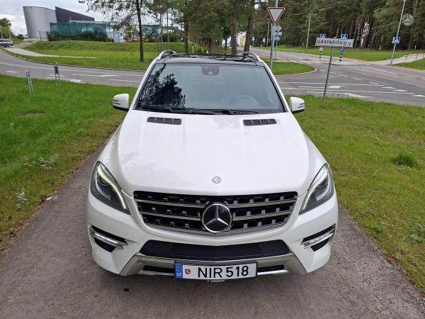 Mercedes-Benz ML 350 2012 Utena vietnē Balts Mercedes-Benz ML 350 2012 Utena, ar dzinēja tilpumu 2.99 L un nobraukumu 365 tūkst. km par 10900 €, foto 1 vietnē AUTOMOTO.COM.LV