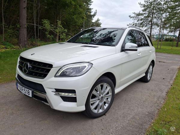 Mercedes-Benz ML 350 2012 Utena vietnē Balts Mercedes-Benz ML 350 2012 Utena, ar dzinēja tilpumu 2.99 L un nobraukumu 365 tūkst. km par 10900 €, foto 10 vietnē AUTOMOTO.COM.LV