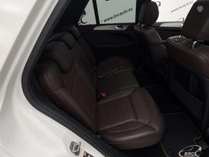 White Mercedes-Benz ML 350 2013 in Vilnius, with an engine capacity of 2.99 L and mileage of 242 thousand km for 12500 €, photo 12 on AUTOMOTO.COM.LV