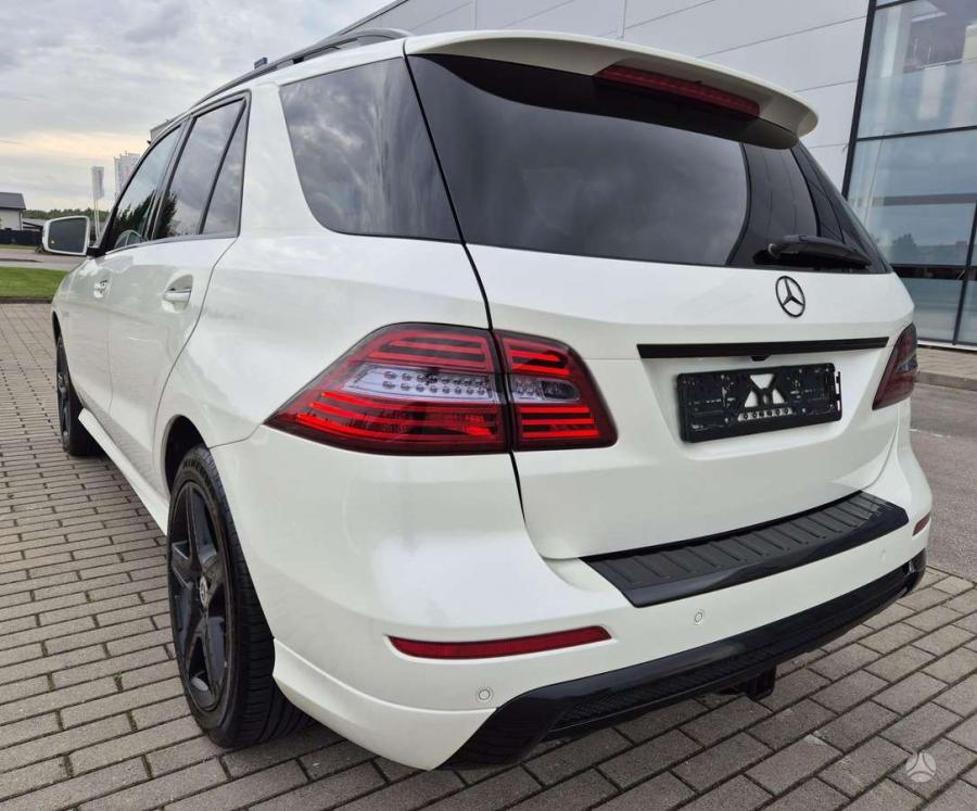 Balts Mercedes-Benz ML 350 2013 Viļņa, ar dzinēja tilpumu 2.99 L un nobraukumu 308 tūkst. km par 14200 €, foto 6 vietnē AUTOMOTO.COM.LV