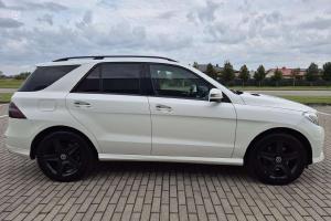 Balts Mercedes-Benz ML 350 2013 Viļņa, ar dzinēja tilpumu 2.99 L un nobraukumu 308 tūkst. km par 14200 €, foto 7 vietnē AUTOMOTO.COM.LV