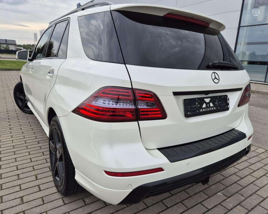 Balts Mercedes-Benz ML 350 2013 Viļņa, ar dzinēja tilpumu 2.99 L un nobraukumu 308 tūkst. km par 14200 €, foto 15 vietnē AUTOMOTO.COM.LV