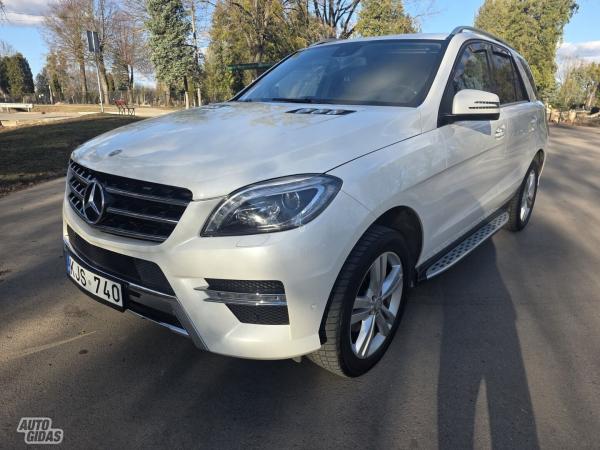 White Mercedes-Benz ML 350 2013 in Kaunas, with an engine capacity of 3.50 L and mileage of 138 thousand km for 14499 €, photo 8 on AUTOMOTO.COM.LV