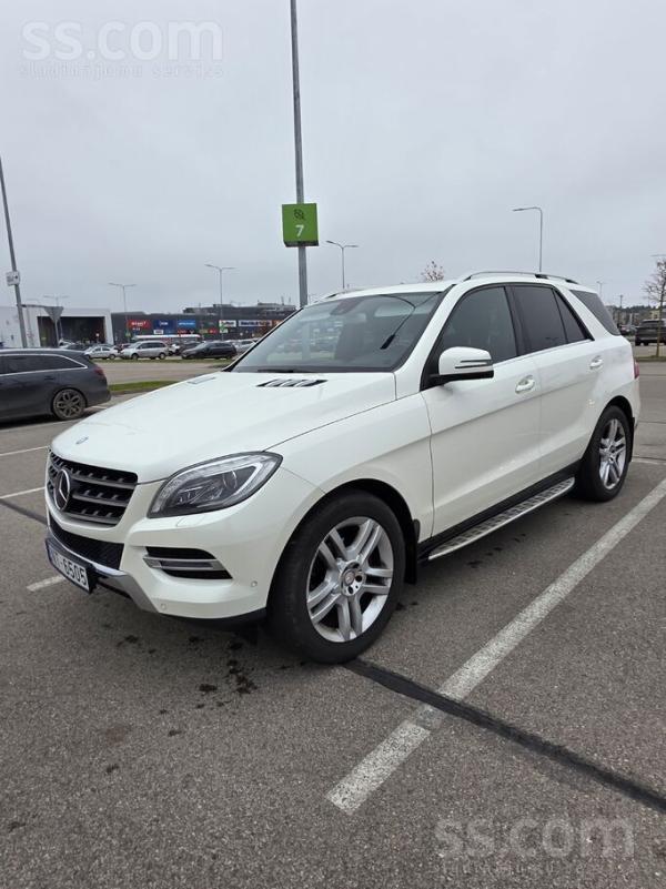 Balts Mercedes-Benz ML 350 2013 Rīga, ar dzinēja tilpumu 3.00 L un nobraukumu 190 tūkst. km par 15100 €, foto 1 vietnē AUTOMOTO.COM.LV