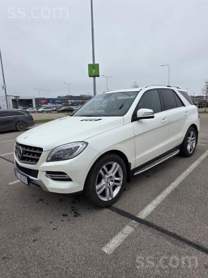Белый Мерседес МЛ 350 2013 в Рига, объемом двигателя 3.00 л и пробегом 190 тыс. км за 15100 €, фото  на AUTOMOTO.COM.LV