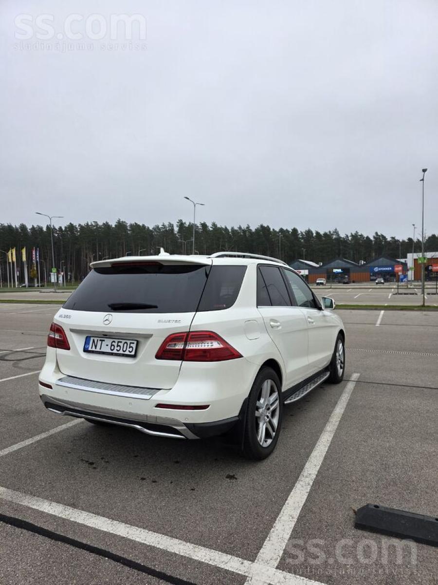 Balts Mercedes-Benz ML 350 2013 Rīga, ar dzinēja tilpumu 3.00 L un nobraukumu 190 tūkst. km par 15100 €, foto 4 vietnē AUTOMOTO.COM.LV